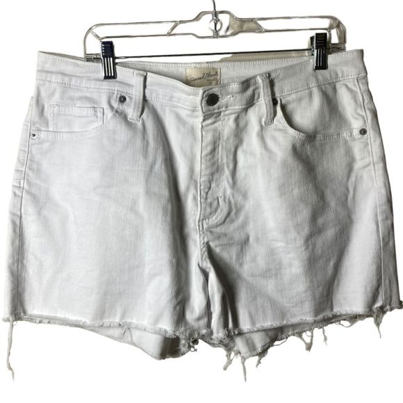 Universal Thread | Shorts | Universalthread White High Rise Midi Cutoff ...